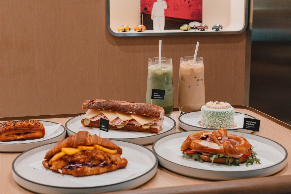 Porsche at Jewel opens: Experience Porsche like never before at its all ...