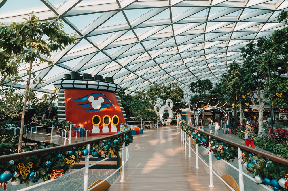 Step into a magical holiday wonderland at Jewel Changi Airport this ...